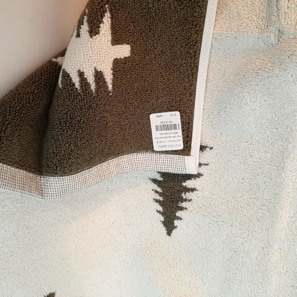 Pottery Barn | Bath | Pottery Barn Pine Tree Jacquard Bath Mat | Poshmark